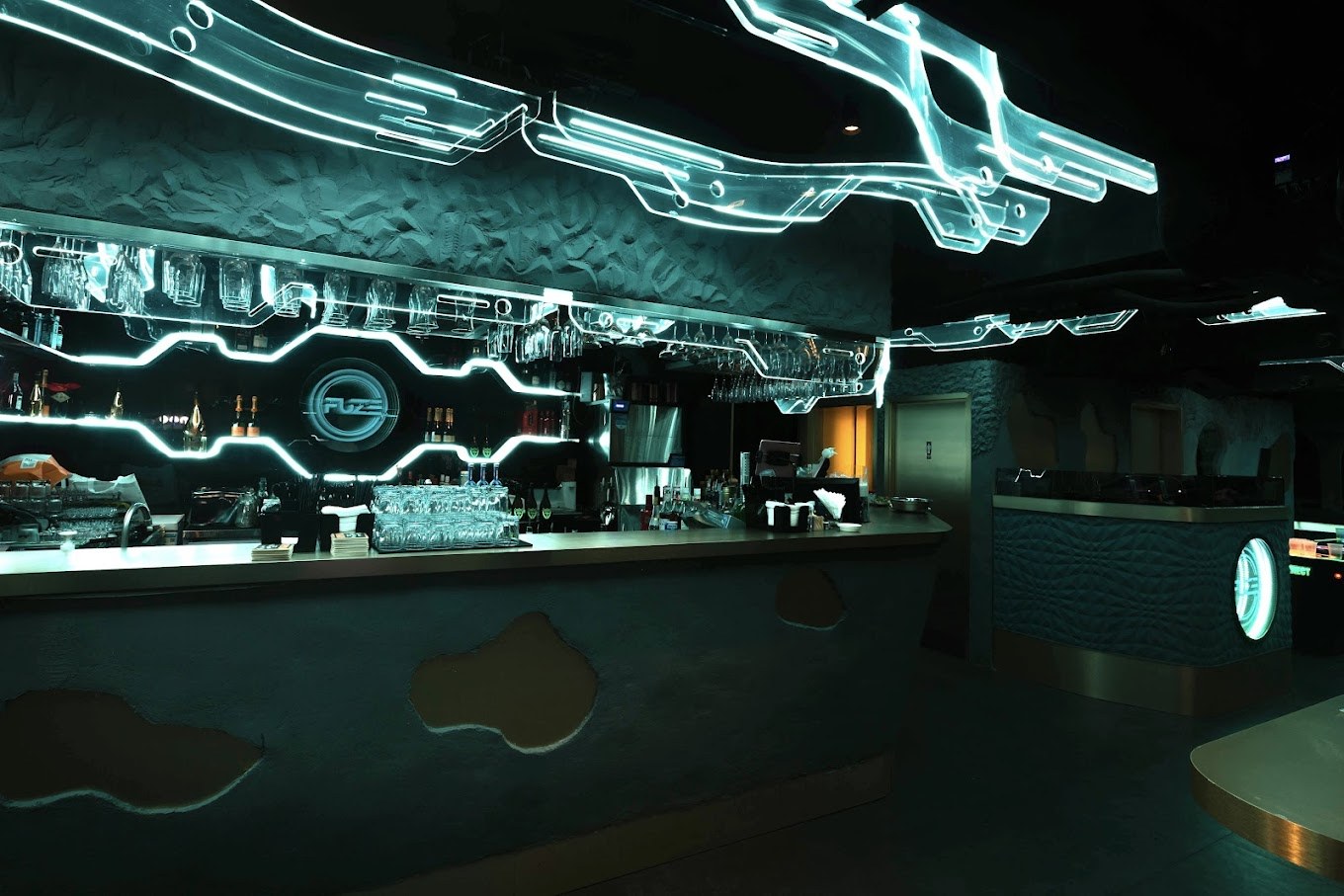 Hong Kong's Top Happy Hour Deals - Most Updated