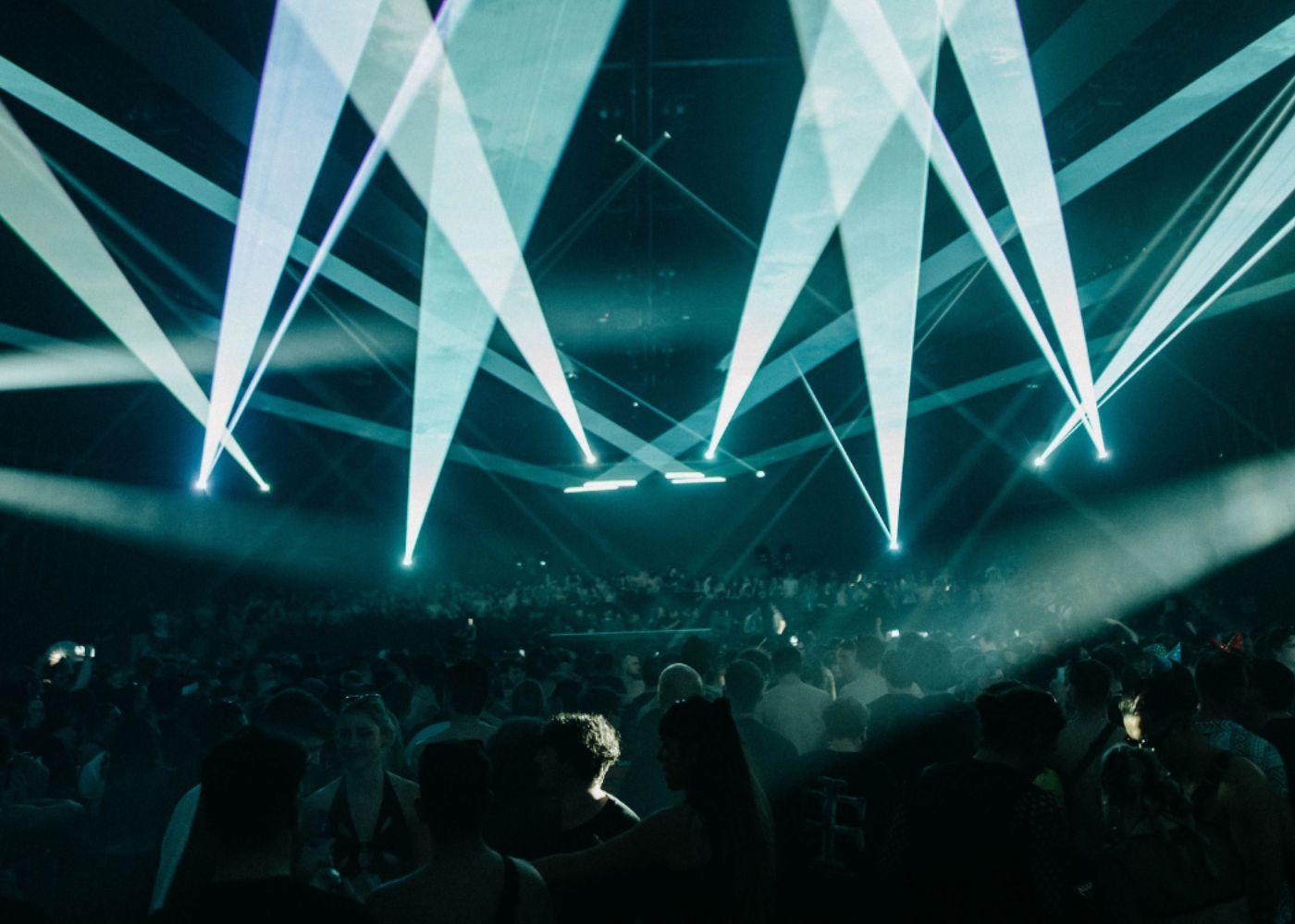 Hard Techno Rave Verknipt in Malaysia for One Night Only
