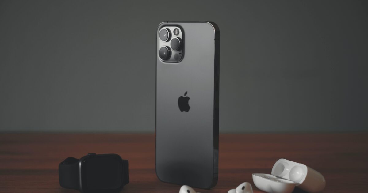 Here are 4 Reasons Why Apple Products are Expensive