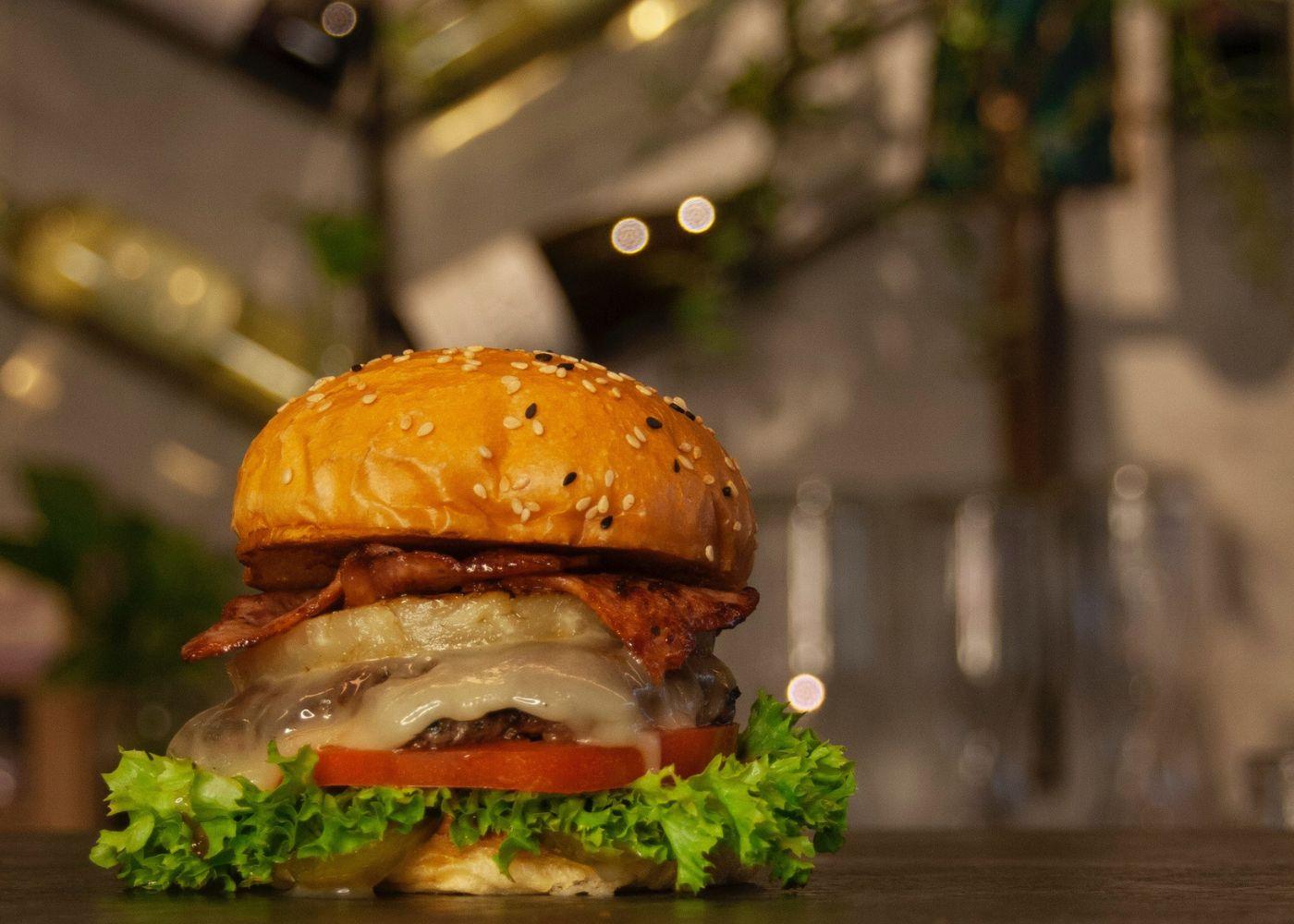 Smash’d Kennedy Town Launches New Burgers in Time for Summer