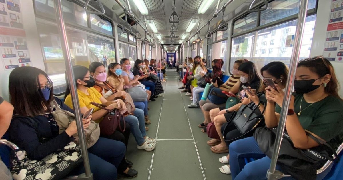 PSA: Free LRT-2, MRT-3 Rides for Women Commuters on March 8