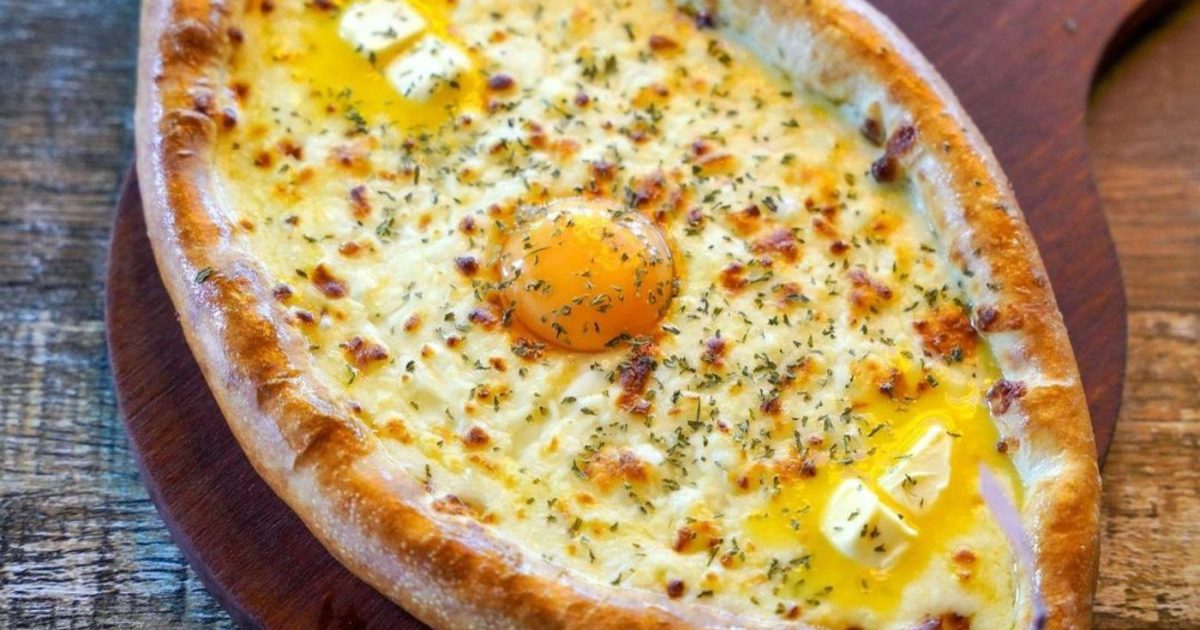 You Can Now Try the Viral Cheese Boat Pizza at this Store