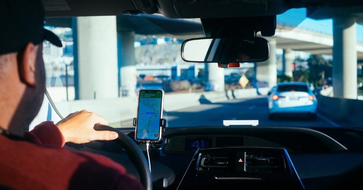 Ride-hailing Apps to Download in Singapore Apart From Grab