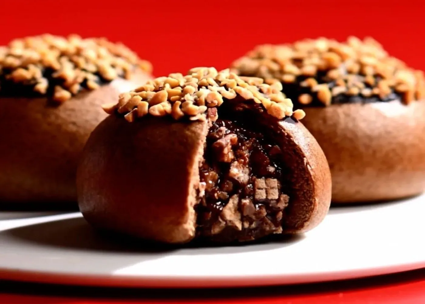 Din Tai Fung SG Launches Chocolate Bun With KitKat Filling